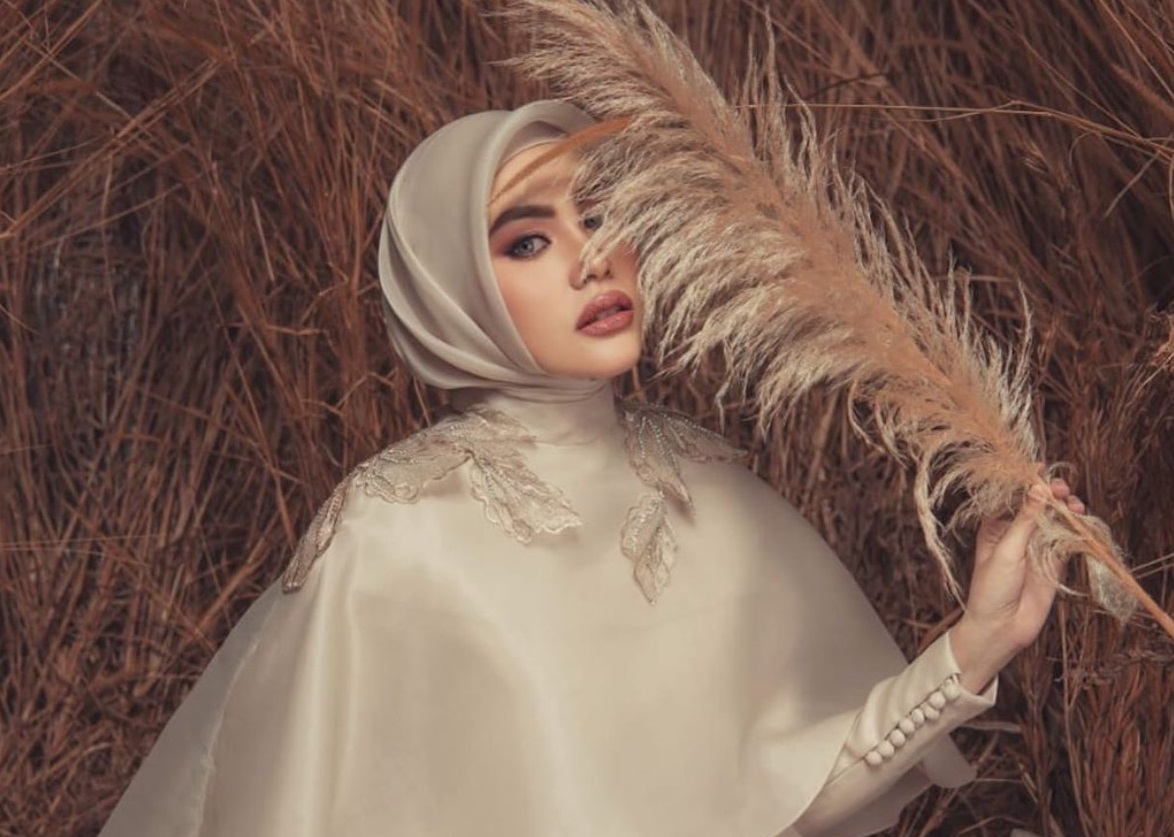 Intip 5 Gaya Syar’i Kartika Putri Saat Hamil, Ada Baju Renang Loh ... Intip 5 Gaya Syar’i Kartika Putri Saat Hamil, Ada Baju Renang Loh ...